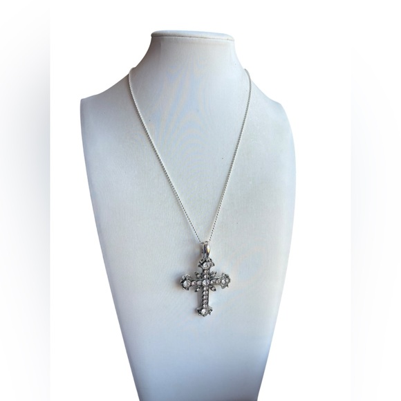 Premier Designs | Jewelry | Premier Designs Silver Cross Necklace ...